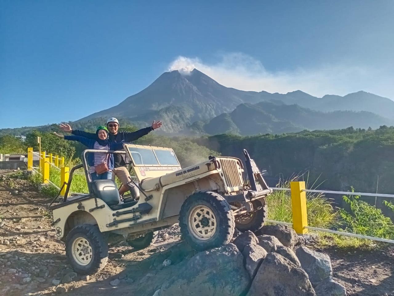 Merapi Sunrise (by Jeep) and Prambanan Temple Tour - Borobudur Sunrise Tour