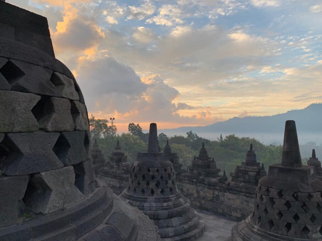 Discover the Magic of Borobudur Sunrise: 5 Enchanting Experiences to ...